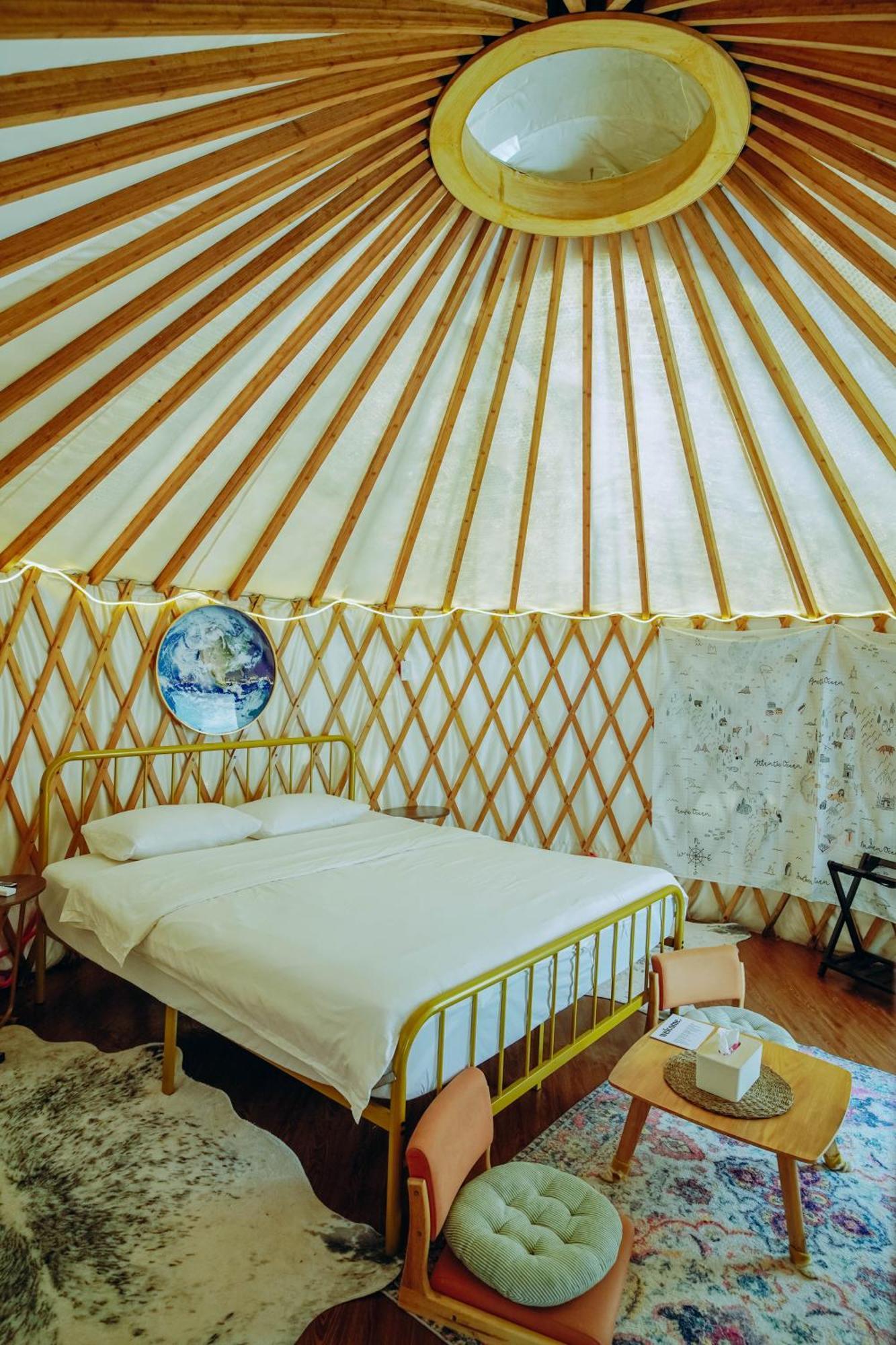 NOMAD YURTS, CORON